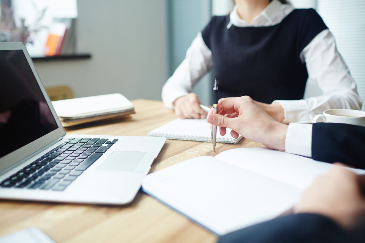 Mortgage Broker vs Bank: Which is Better?